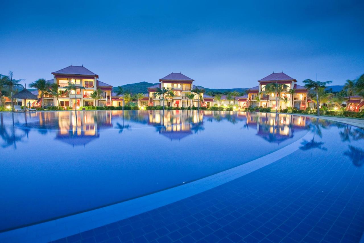 Best Resorts For Plus Size Travelers - The Fat Girls Guide